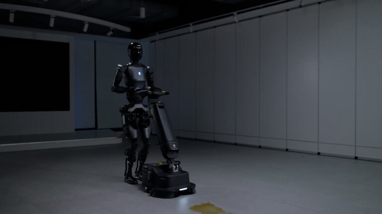 PUDU、深層強化学習アルゴリズムなどを搭載したヒューマノイドロボット「PUDU D9」を発表 | IoTNEWS AI+
