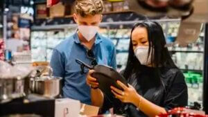 DNPとDSI、人のしぐさや振る舞いを分析する「行動認識AI」をオンサイトBPOサービスに導入 | IoTNEWS